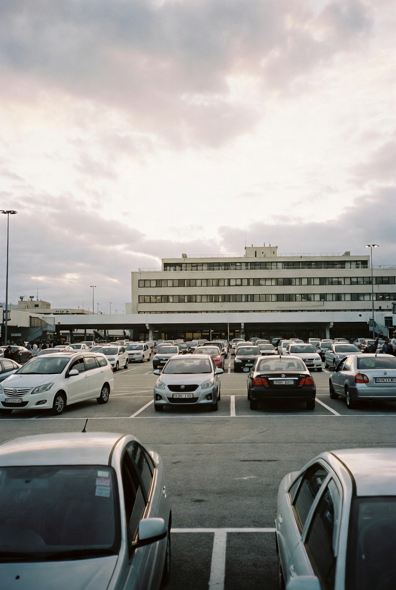 Compare Cheap Heathrow, Birmingham, Luton, Gatwick, Stansted, Bristol ...